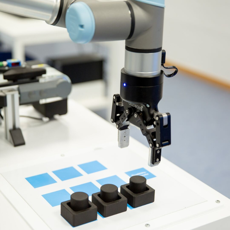 优傲机器人_百度百科