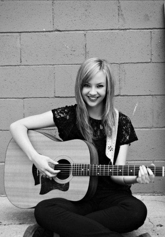 Laura Brehm_百度百科