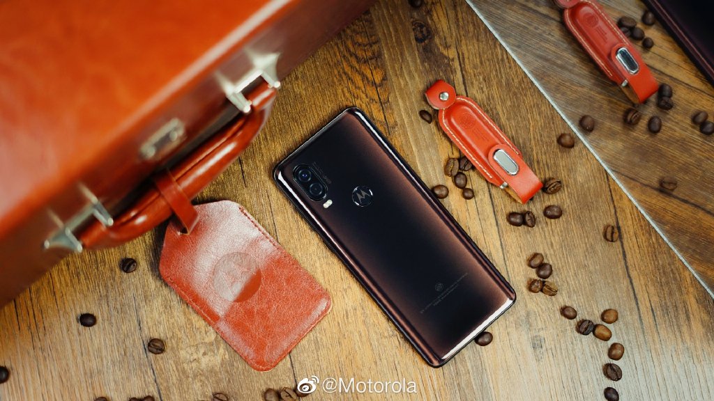 摩托罗拉Moto P50国行版发布：2499元_百科TA说