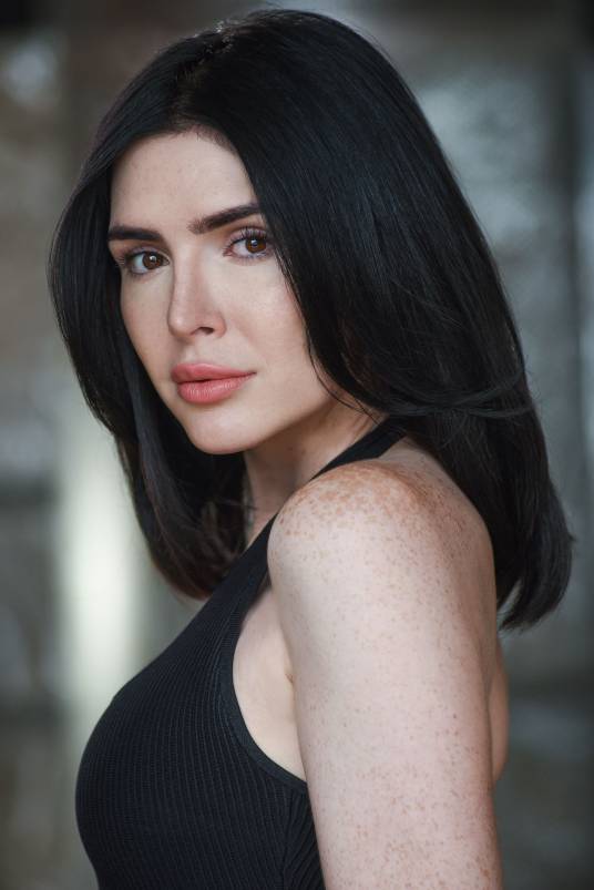 Chloe MacLeod_百度百科