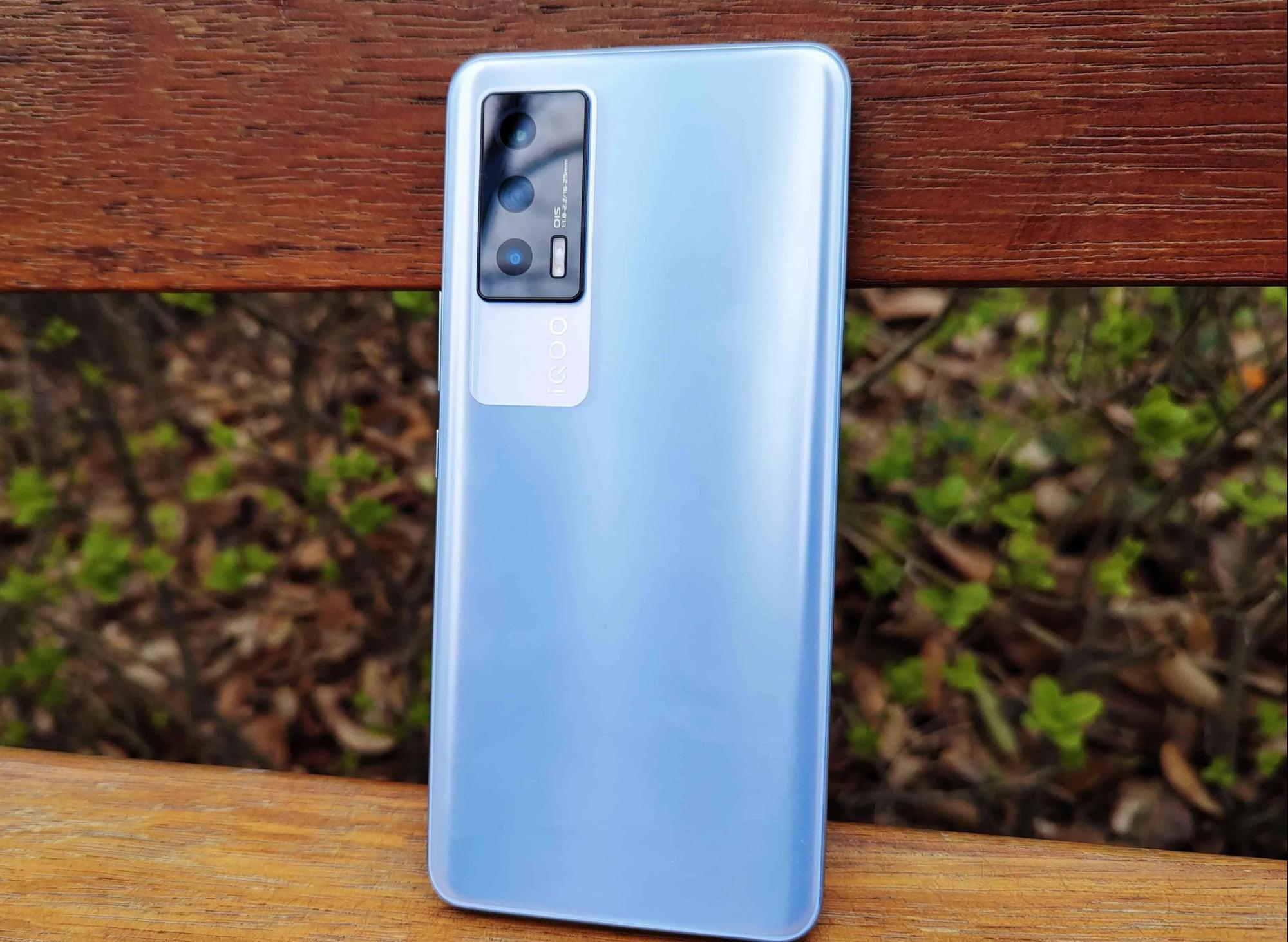 iQOO Neo5测评：一台能玩120帧原神的骁龙870次旗舰手机。_百科TA说