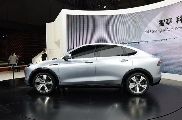 博郡iv6轿跑式电动SUV，续航超600km，和特斯拉对抗_百科TA说