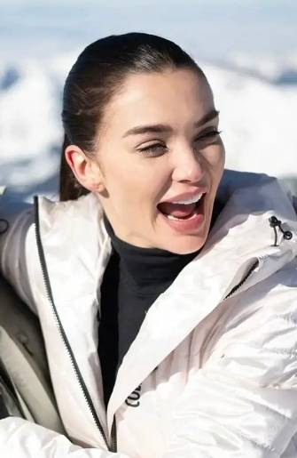 Amy Jackson（英国演员艾德·维斯特维克的妻子）_百度百科