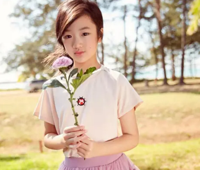 吴尊女儿Neinei长大了，气质出众长相大变样，近照撞脸钟丽缇_百科TA说