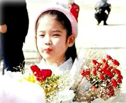 IU（韩国流行乐女歌手、影视演员、节目主持人）_百度百科