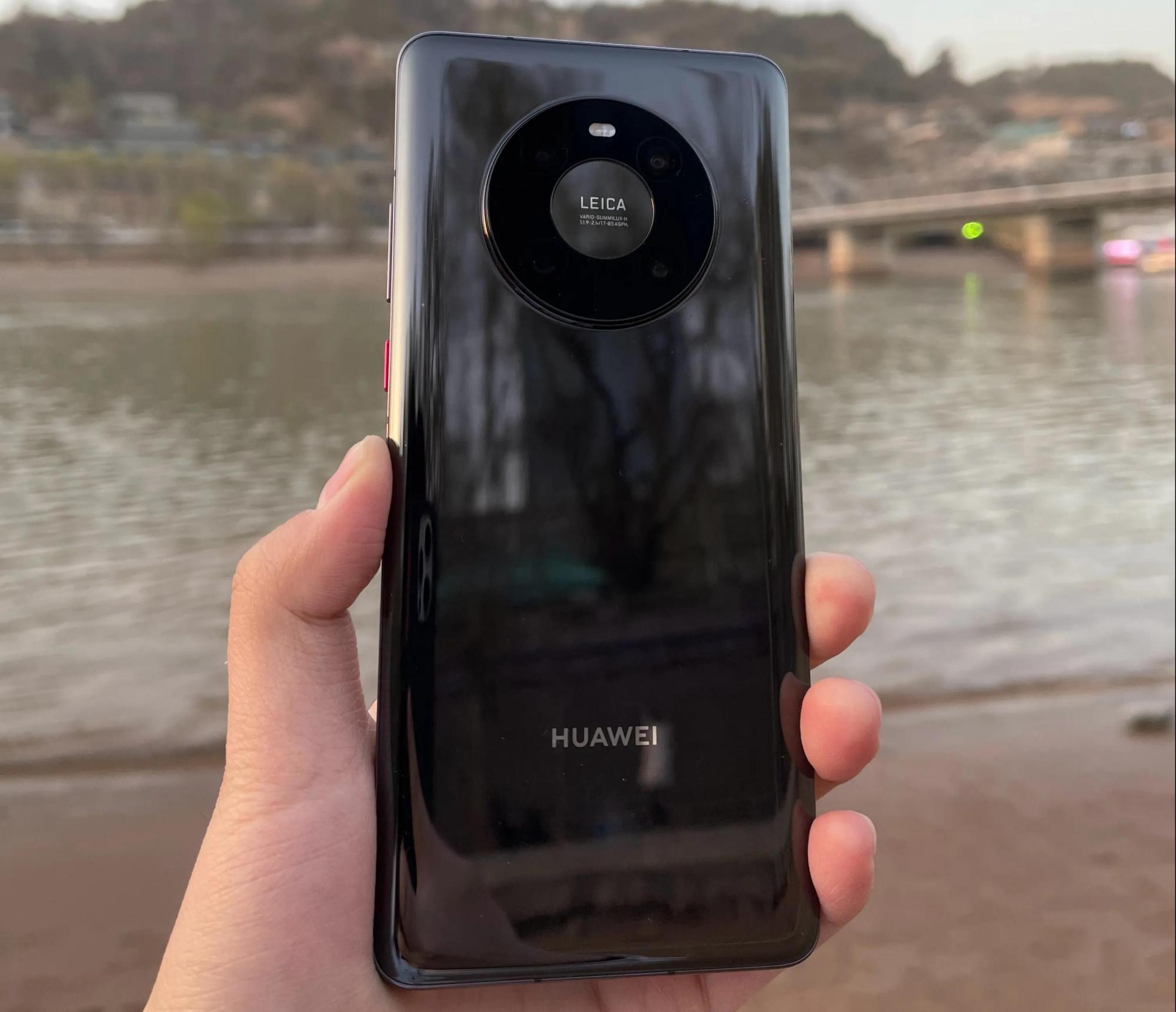 华为Mate 40E测评：够用的性能配置，圆润精致外观_百科TA说