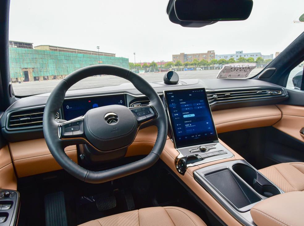 开完蔚来ES8，60天后再开凯迪拉克XT6，车主表示有话要说_百科TA说