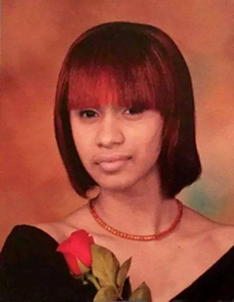 从脱衣舞女到人气女星，她的故事要比你们想象的更励志！_百科TA说