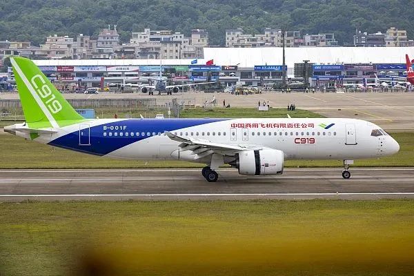 今天，全球首架C919开启验证飞行_百科TA说