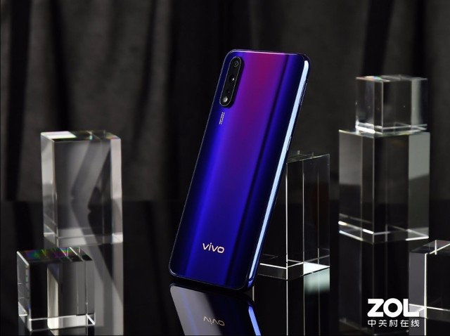 3200万像素称霸朋友圈 教你用vivo Z5自拍玩出花_百科TA说