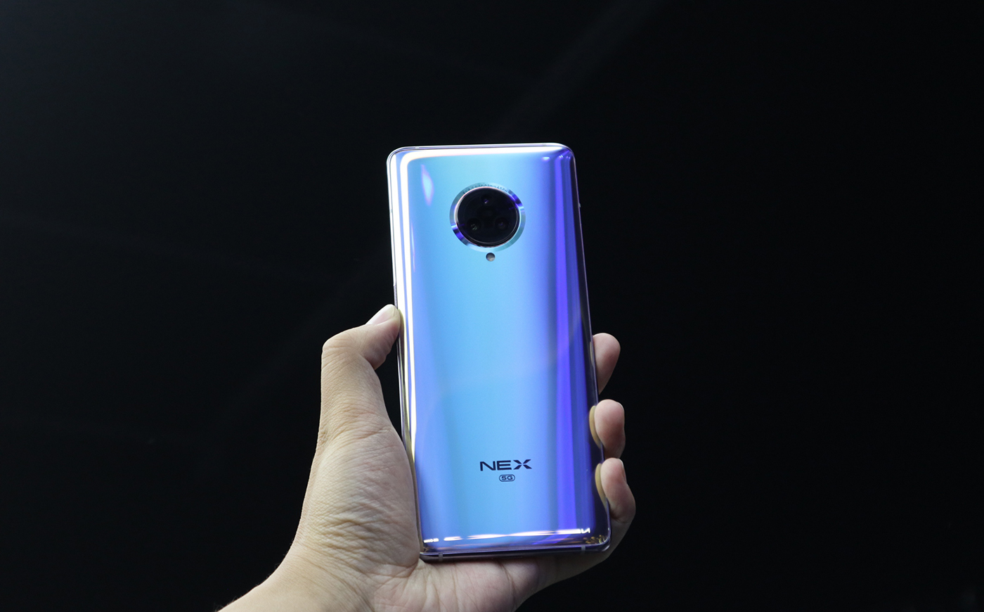 Vivo NEX3首发真机体验，2亿元定制的瀑布屏是一种什么样的体验_百科TA说