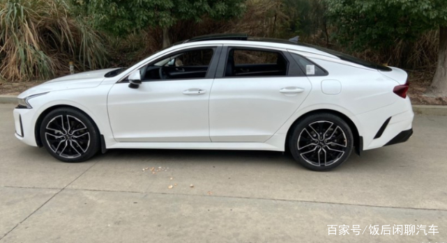 19万元买起亚K5凯酷，2.0T加5包，车主晒出近5千公里时的详细油耗_百科TA说