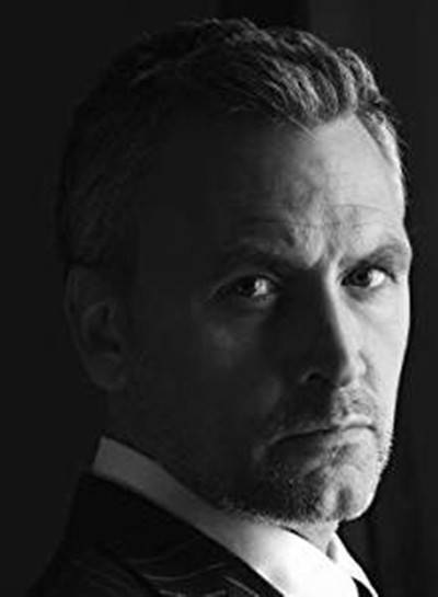 Julian Nicholson_百度百科