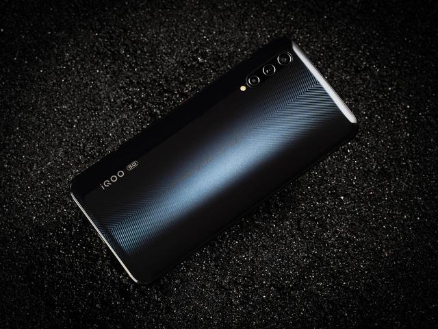 完全击败iPhone，iQOO Pro 5G版续航能力超出预期_百科TA说