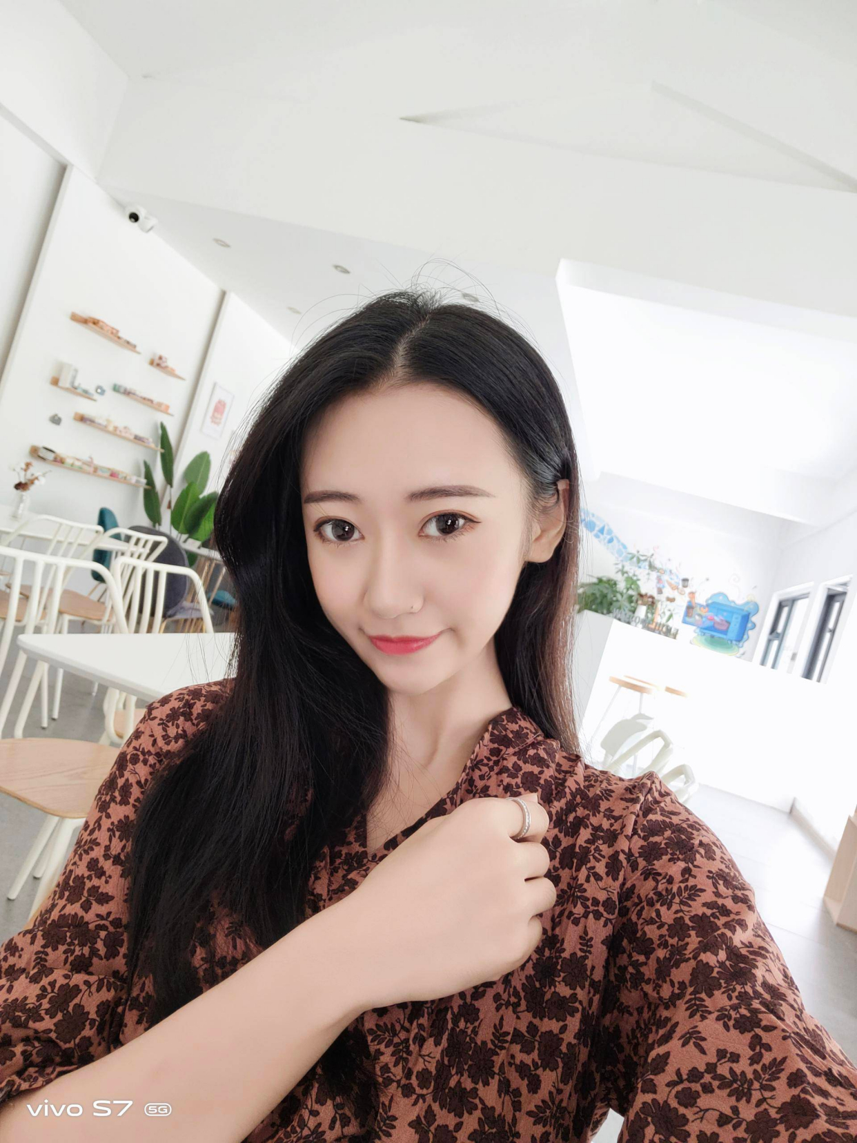 vivo S7不仅仅是自拍实力派，高颜值的外观也让你挪不开眼_百科TA说