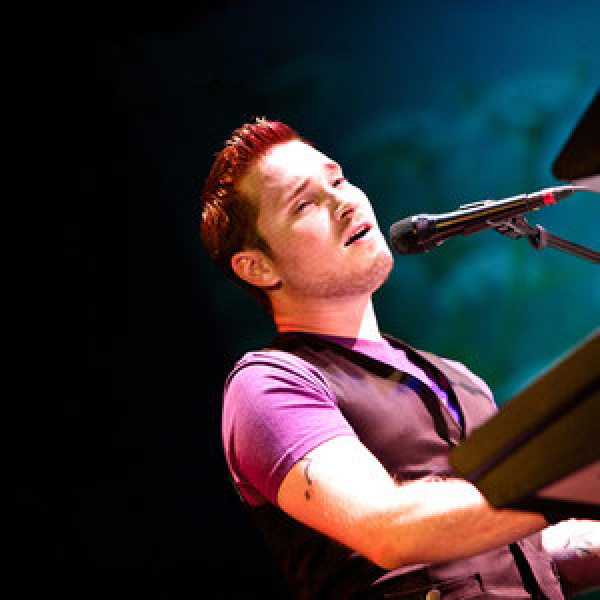 Casey Stratton_百度百科