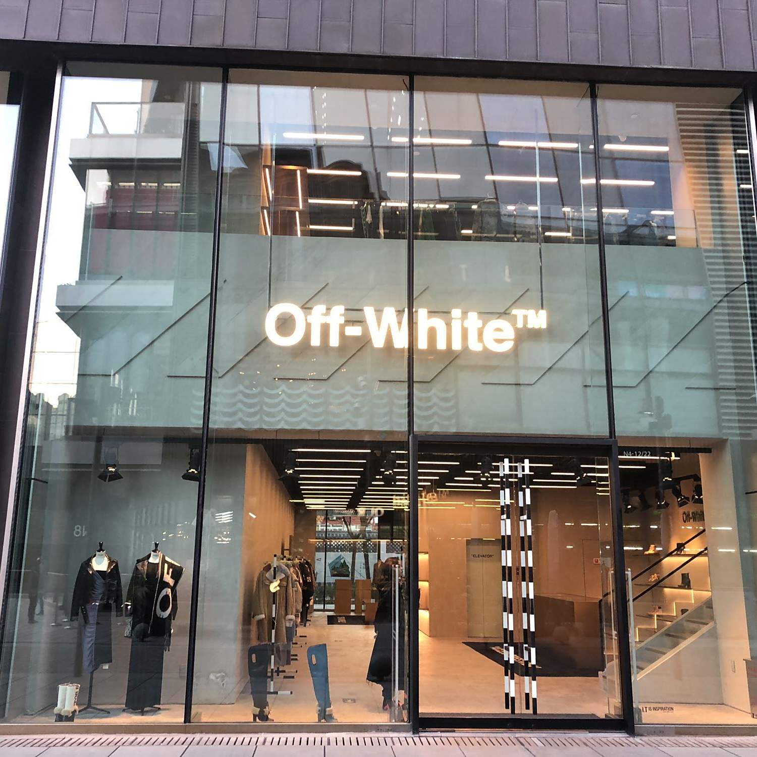 Off-White_百度百科