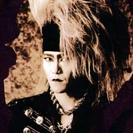 TOSHI（日本男歌手）_百度百科